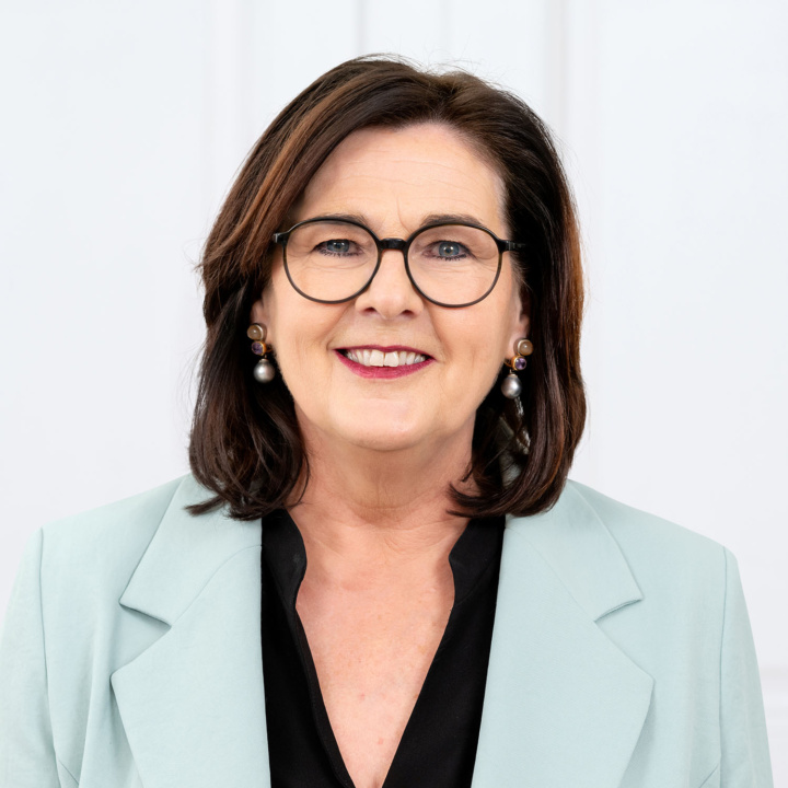 Team – Avenir Group